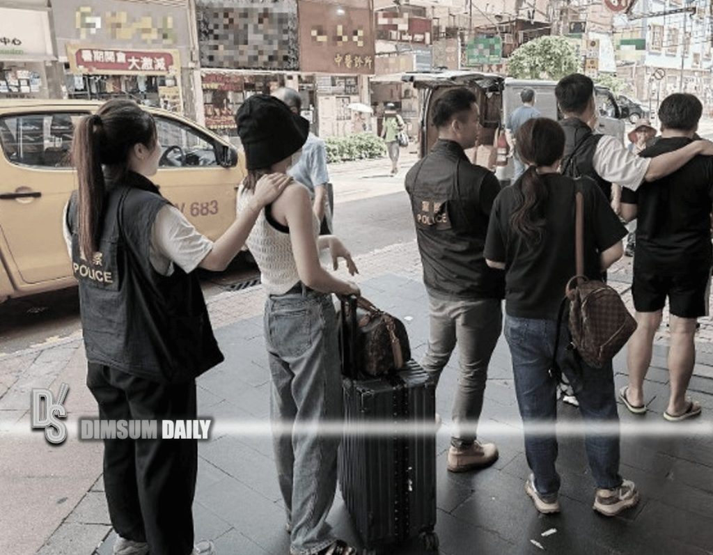 Police raid illegal gambling den in Tsuen Wan, female operator and 3 ...
