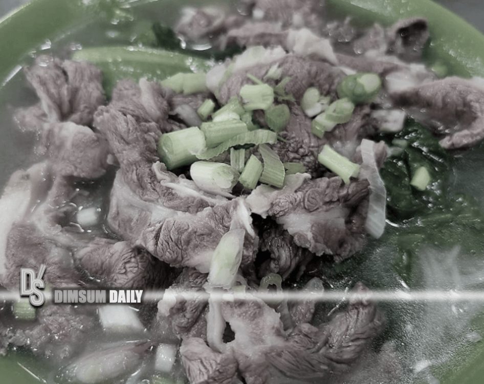 Hong Kong netizens divide over a HK$250 bowl of beef noodles at Fong ...