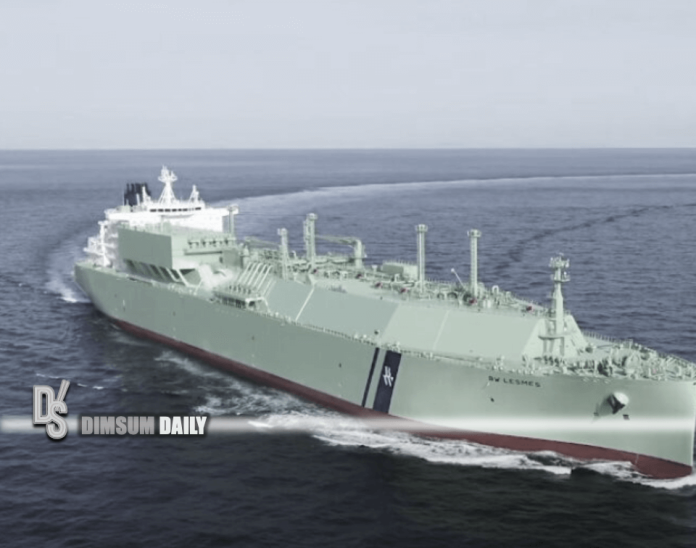 2 tankers collide briefly in Suez Canal - Dimsum Daily