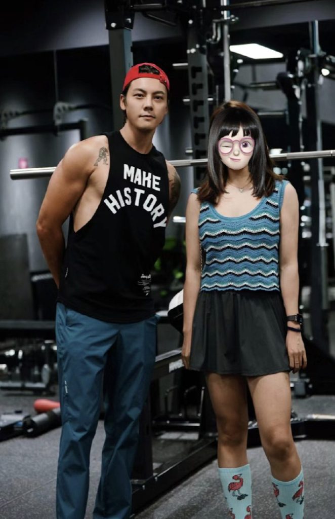 HK heartthrob William Chan Wai-ting spotted unveiling his fit physique ...