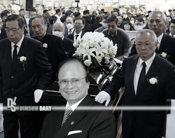 Celebrities and dignitaries arrive early to pay their respects to ...