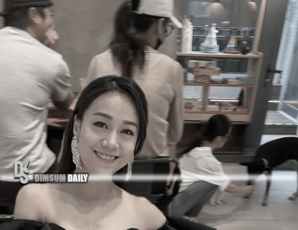 34-year-old actress Jacqueline Wong fearlessly strolls with dogs, sets ...