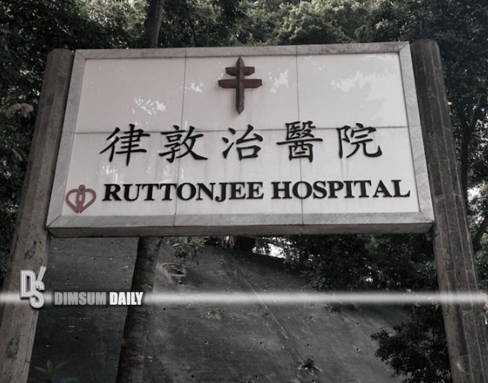 Dedicated firefighter faints during tree clearance on the Peak amidst ...