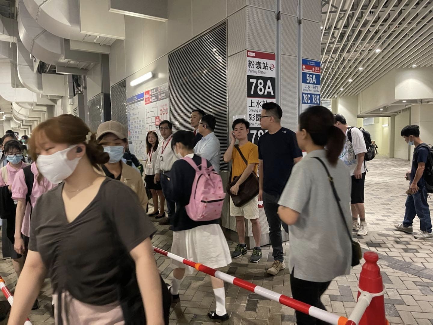 Long queues for transportation spotted at Queen's Hill Estate in ...