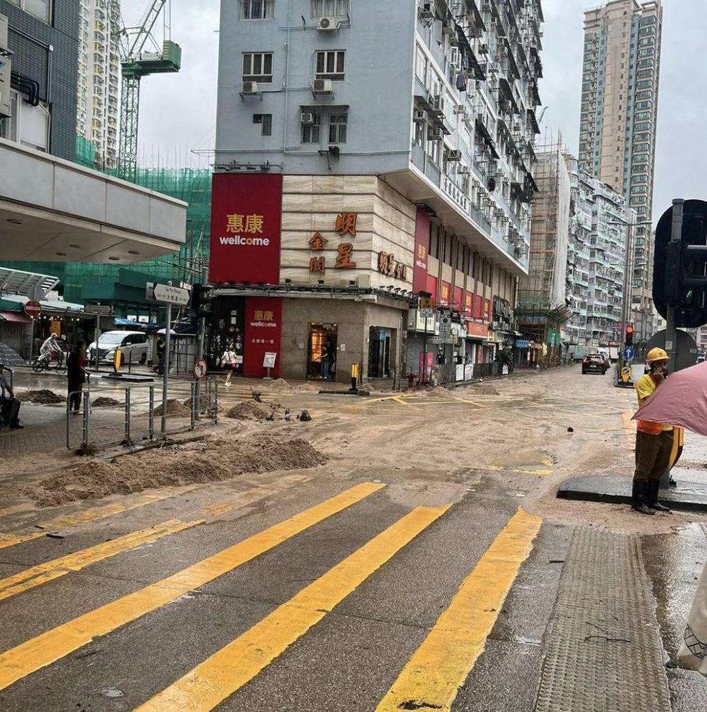 All Rainstorm Warning Signals cancelled at 4.45pm, "extreme conditions ...