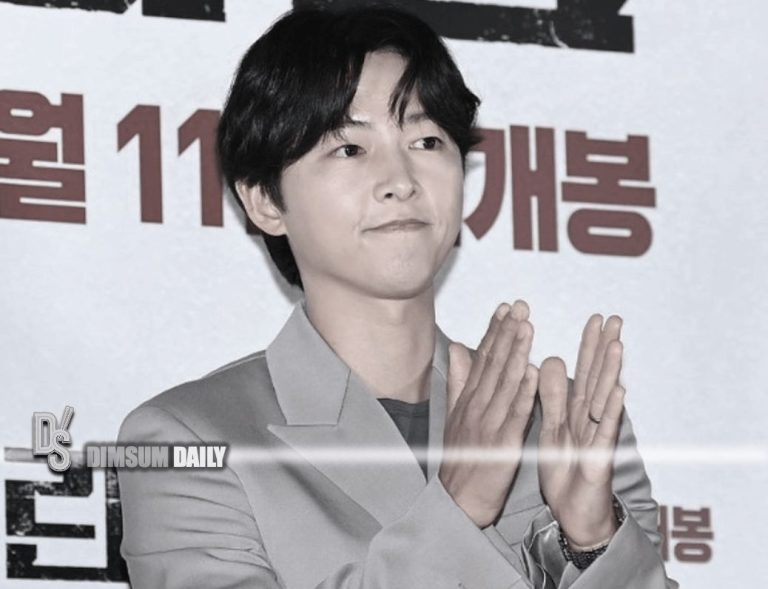 South Korean actor Song Joong-ki makes first public appearance in Seoul after becoming a father ...