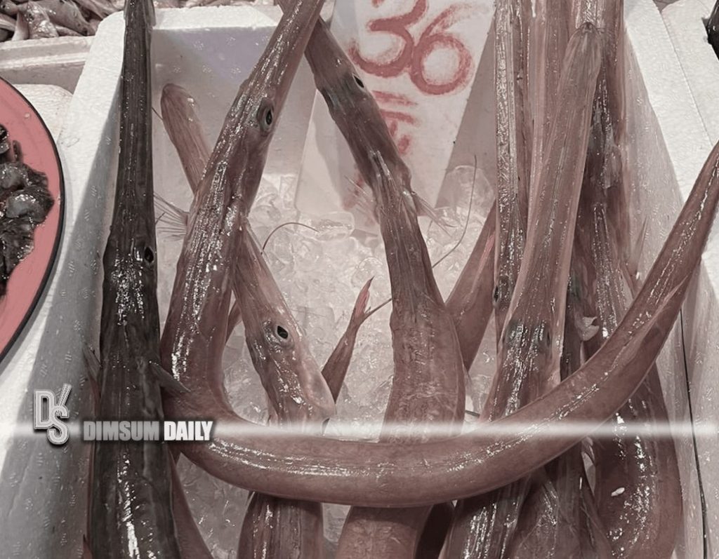 Tsing Yi street market surprised by the appearance of elongated strange ...
