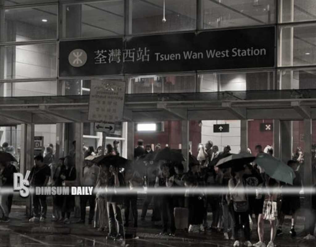 Typhoon Koinu halts MTR above-ground services, stranding hundreds of ...