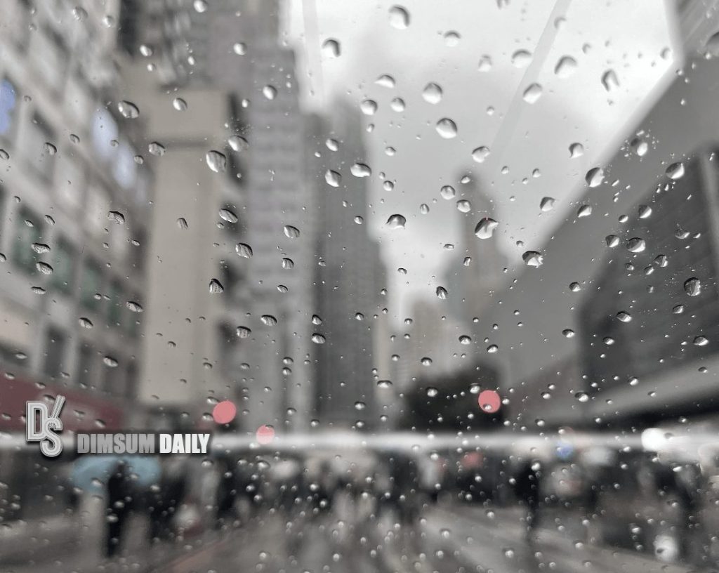Rainstorm Warning Signal reduced to Red at 10.30am - Dimsum Daily