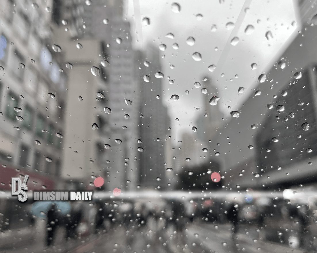 Rainstorm Warning Signal reduced to Red at 10.30am - Dimsum Daily