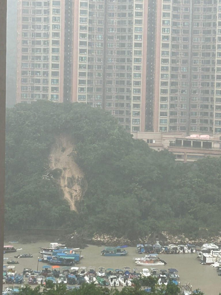 Mudslide from Tseung Kwan O's Wan Poon Path succumbs to heavy rainfall, flows into the sea ...