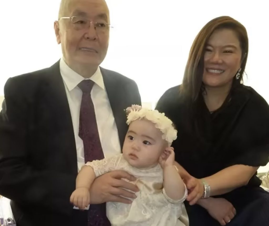 36-year-old Samantha Sun announces the arrival of her son with 84-year ...