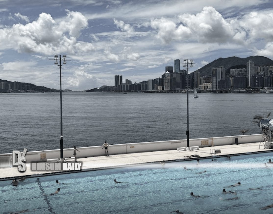 Jogger's alert leads to dramatic rescue of woman who fell into the sea ...