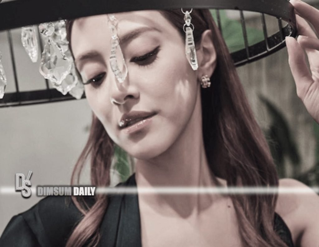 HK celebrity Grace Chan unveils upgraded physique in alluring low-cut lace lingerie - Dimsum Daily