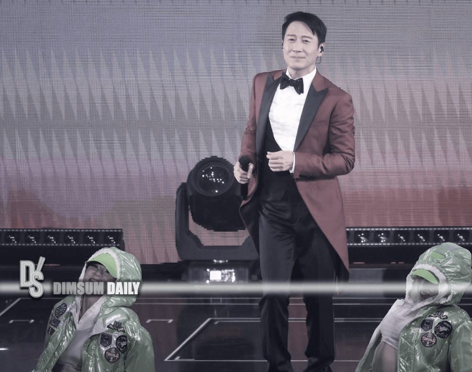 Fan sustains head injury at Leon Lai's concert in Hung Hom - Dimsum Daily