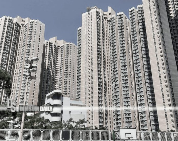 Local residents in Tseung Kwan O respond to mysterious early morning ...