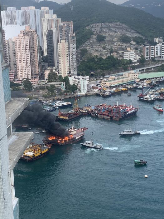 Fire engulfs two fishing vessels at Aberdeen Typhoon Shelter, sending ...
