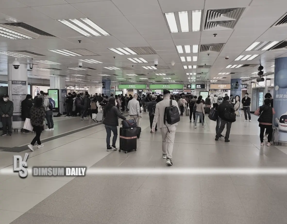 Over 430,000 people depart Hong Kong on Christmas Eve, with half ...