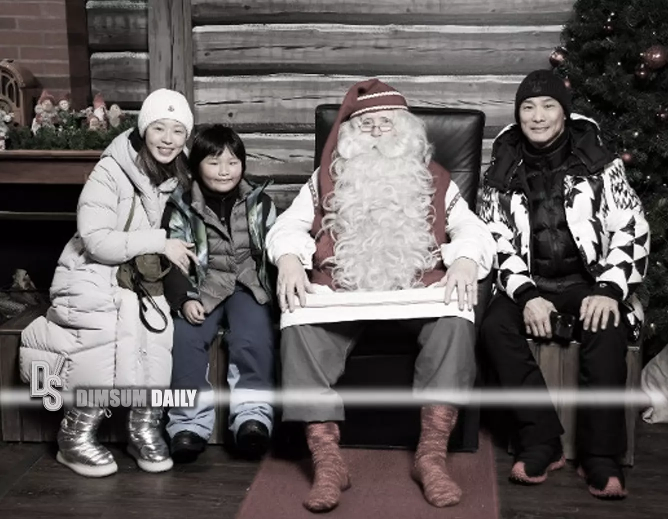 Hong Kong singer Alex To's family enjoys heartwarming white Christmas ...