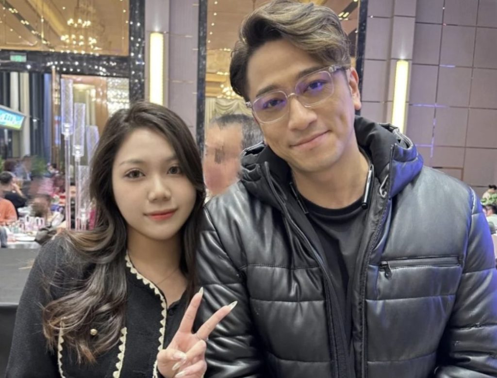 Hong Kong actor Ron Ng attends niece's wedding banquet in Zhongshan, becomes centre of attention ...