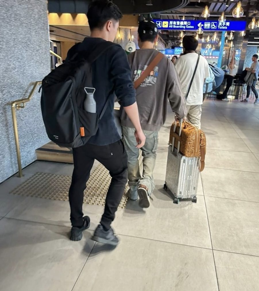 Singer JJ Lin's low-key visit to Hong Kong McDonald's captures the ...