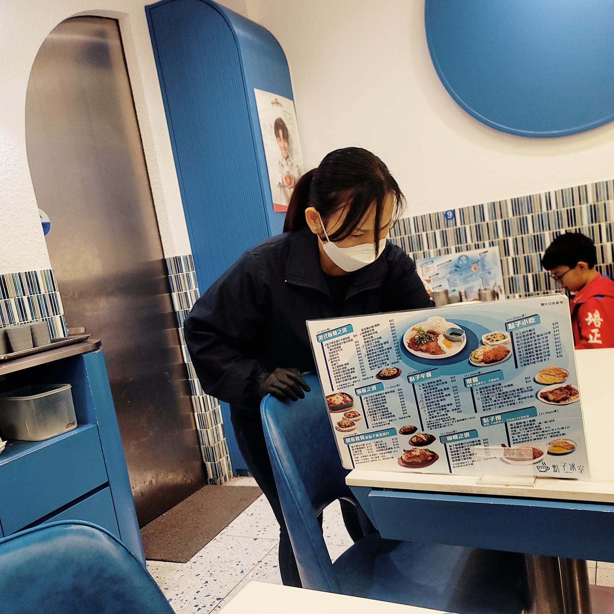 Outcry over Cafe Icon staff's derogatory comments to tireless labourer ...