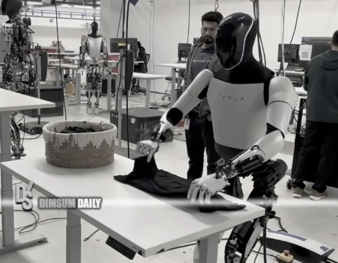 Tesla unveils Optimus, the latest model of its humanoid robot ...