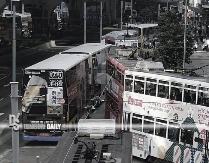 Traffic congestion in Sheung Wan causes lengthy tram queue - Dimsum Daily