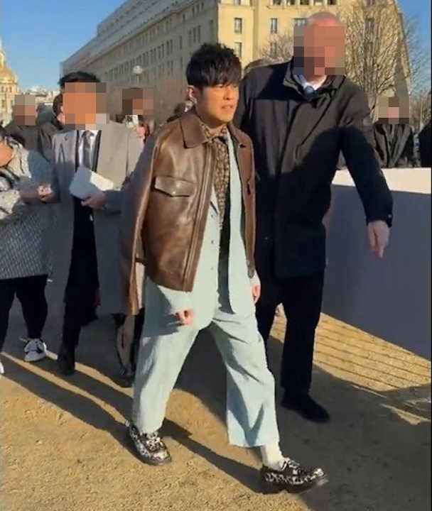 Taiwanese singer Jay Chou appears fatigued during Paris Fashion Week ...