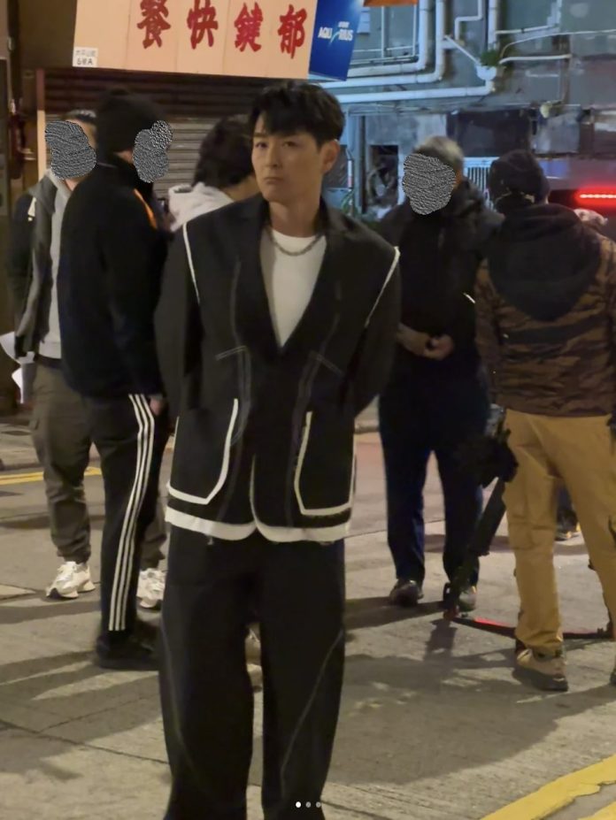 46-year-old HK actor Edwin Siu spotted filming new drama in Sheung Wan ...