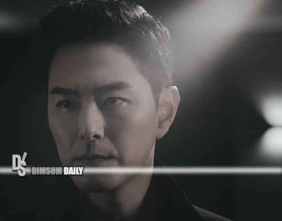 46-year-old HK actor Edwin Siu spotted filming new drama in Sheung Wan ...