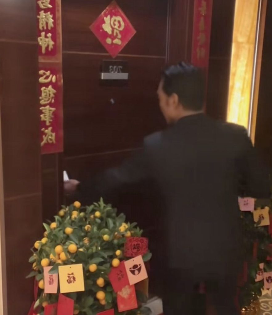 59-year-old divorced HK actor Mark Cheng allegedly spends Lunar New ...