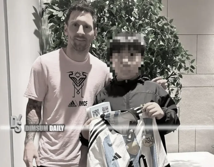 Chinese fan pays 160,000 yuan for a chance to meet, get autograph, and ...