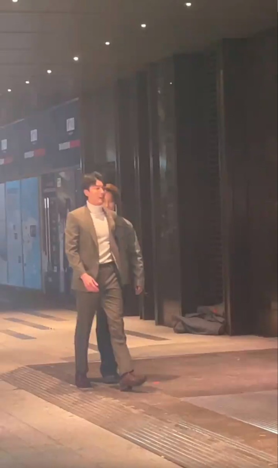 TVB heartthrob Vincent Wong garners praise for his handsome appearance during filming of drama ...