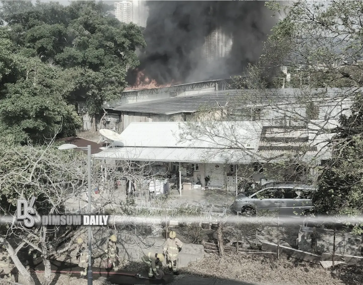 Massive fire engulfs warehouse in Ma Wat Wai, Fanling - Dimsum Daily