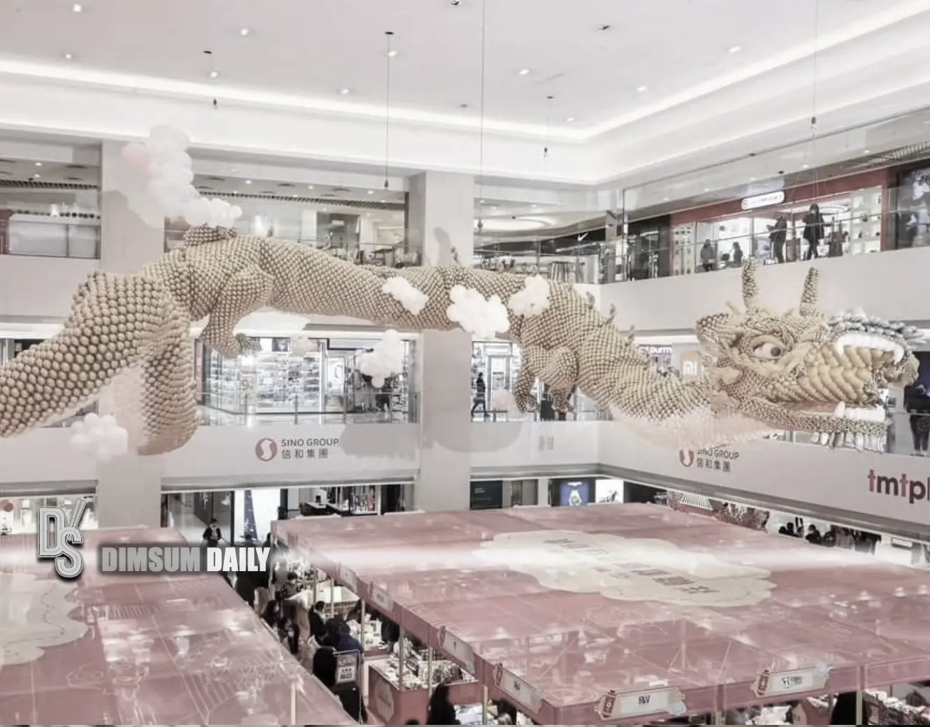 Hong Kong balloon artist sets Guinness World Record with largest ...