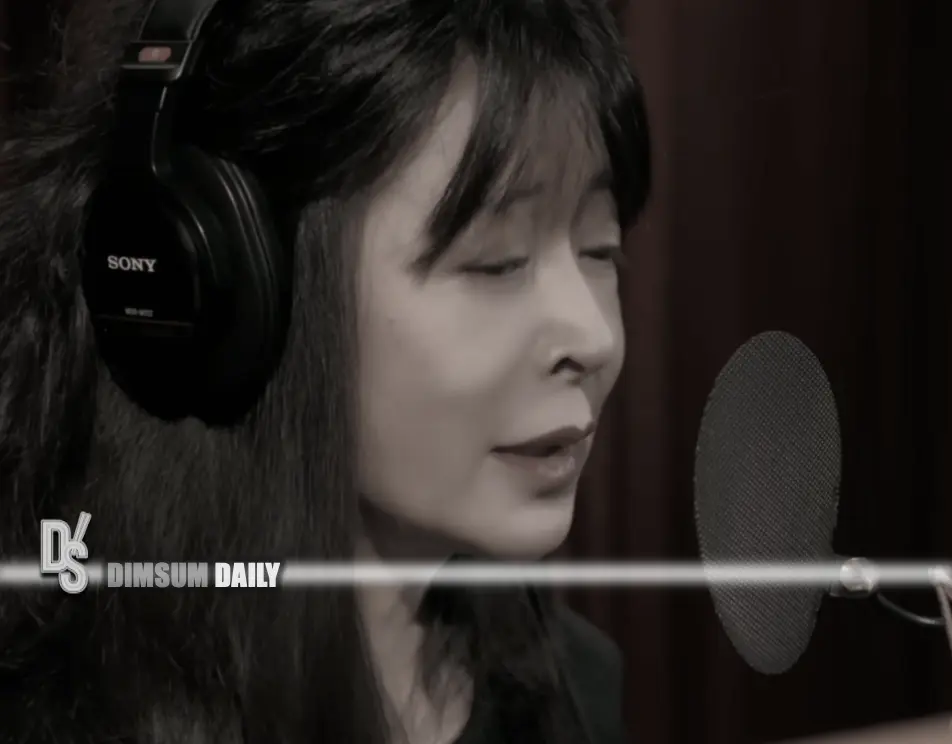 58-year-old Japanese singer Akina Nakamori makes long-awaited comeback ...
