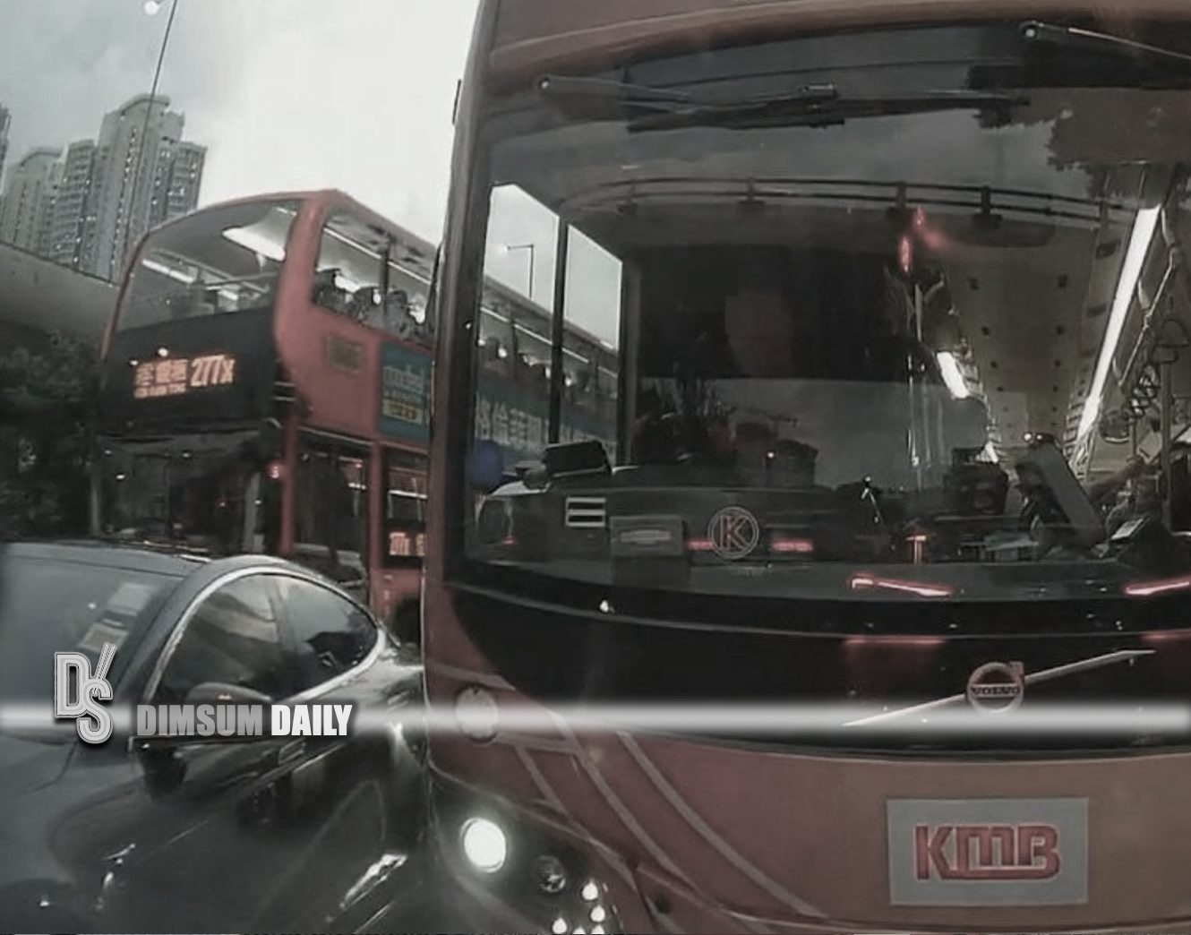 Tesla driver's attempt to forcefully merge leads to clash with KMB bus ...