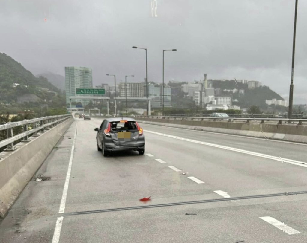 Verbal altercation erupts between bus enthusiasts and passengers in ...