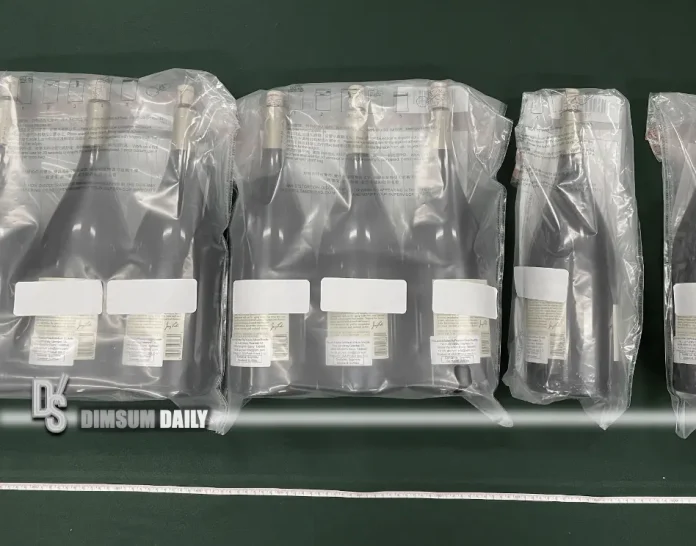 Foreign man arrested in Hong Kong Customs operation with HK$12 million