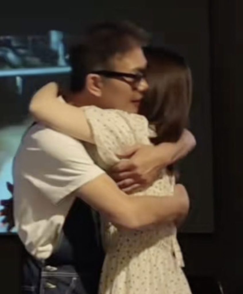 61-year-old HK actor Chin Siu-ho continues to attract young women ...