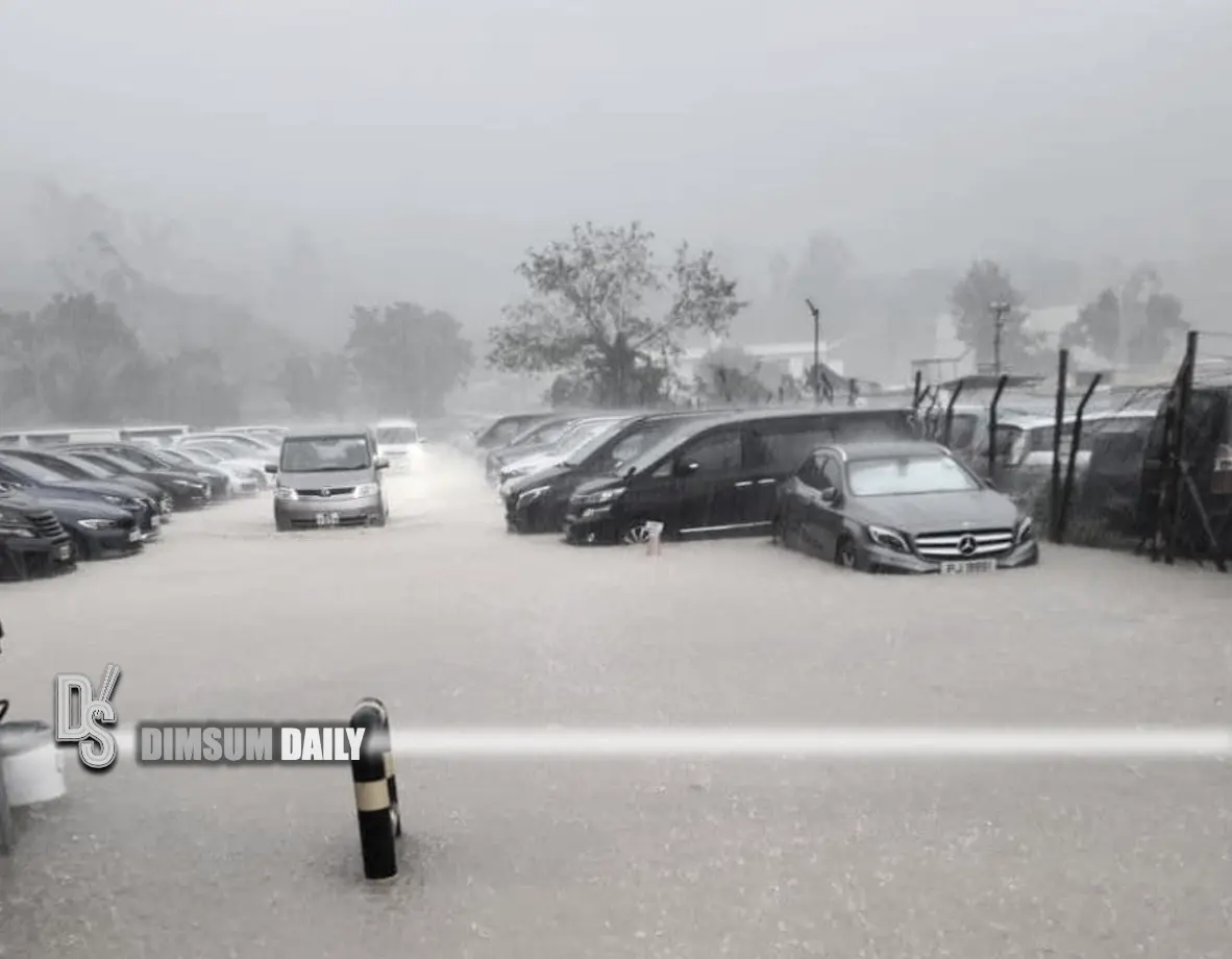 First Red Rainstorm Warning Signal of the year issued by Hong Kong ...