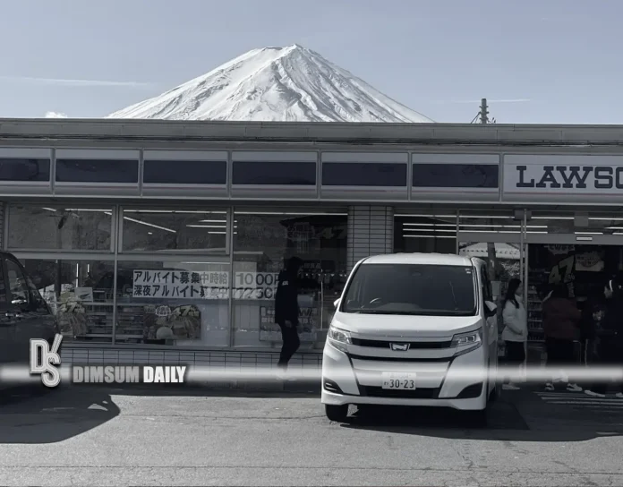 Tourists find new photo spot as Fujikawaguchiko town officials blocks ...