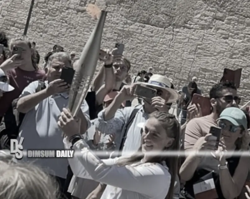Marseille hosts Olympic torch relay with a touch of Olympique de ...