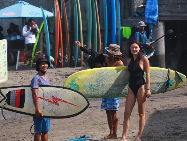 Former actress Gaile Lok embraces single life with Bali surfing adventure