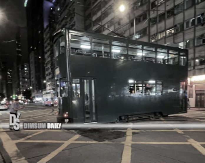 Tram derails in Wan Chai, service temporarily disrupted - Dimsum Daily