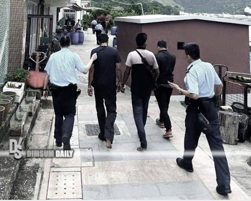Police detain suspected illegal South Asian immigrants in Tai O ... Police detain suspected illegal South Asian immigrants in Tai O ...