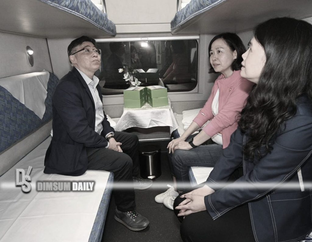 First high-speed sleeper train from HK arrives in Beijing, Transport ...