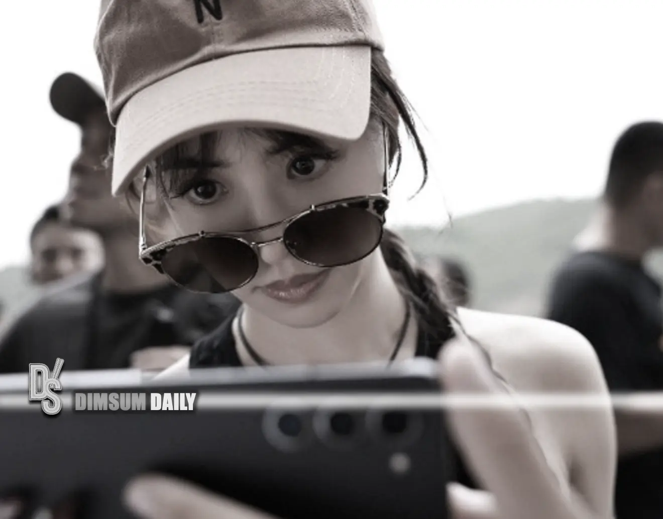 Taiwanese singer Jolin Tsai's sightseeing adventure reveals a surprising "ageing" secret at the ...