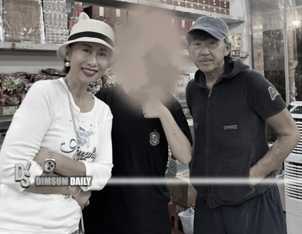 Chinese fan delighted to meet celebrity couple George Lam and Sally Yeh in Causeway Bay